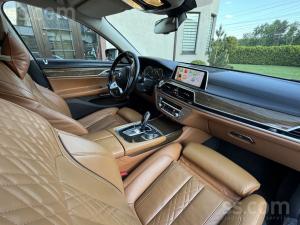 Black BMW 740 2016 in Riga, with an engine capacity of 3.00 L and mileage of 227 thousand km for 26200 €, photo 9 on AUTOMOTO.COM.LV