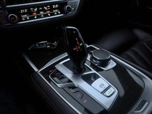 Черный БМВ 740 2016 в Елгава, объемом двигателя 3.00 л и пробегом 250 тыс. км за 25000 €, фото 32 на AUTOMOTO.COM.LV