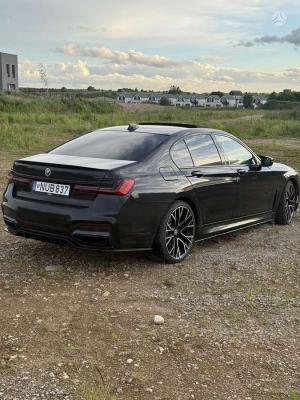 Melns BMW 740 2016 Viļņa, ar dzinēja tilpumu 2.99 L un nobraukumu 270 tūkst. km par 30000 €, foto 6 vietnē AUTOMOTO.COM.LV