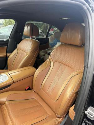 Melns BMW 740 2016 Viļņa, ar dzinēja tilpumu 2.99 L un nobraukumu 270 tūkst. km par 30000 €, foto 18 vietnē AUTOMOTO.COM.LV