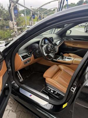 Melns BMW 740 2016 Viļņa, ar dzinēja tilpumu 2.99 L un nobraukumu 270 tūkst. km par 30000 €, foto 19 vietnē AUTOMOTO.COM.LV