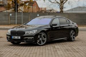 Melns BMW 740 2016 Rīga, ar dzinēja tilpumu 3.00 L un nobraukumu 190 tūkst. km par 35000 €, foto  vietnē AUTOMOTO.COM.LV