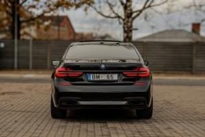 Black BMW 740 2016 in Riga, with an engine capacity of 3.00 L and mileage of 190 thousand km for 35000 €, photo 6 on AUTOMOTO.COM.LV