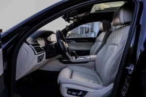Black BMW 740 2016 in Riga, with an engine capacity of 3.00 L and mileage of 190 thousand km for 35000 €, photo 10 on AUTOMOTO.COM.LV