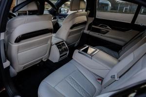 Black BMW 740 2016 in Riga, with an engine capacity of 3.00 L and mileage of 190 thousand km for 35000 €, photo 13 on AUTOMOTO.COM.LV