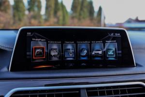 Black BMW 740 2016 in Riga, with an engine capacity of 3.00 L and mileage of 190 thousand km for 35000 €, photo 20 on AUTOMOTO.COM.LV