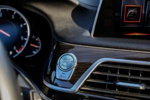 Black BMW 740 2016 in Riga, with an engine capacity of 3.00 L and mileage of 190 thousand km for 35000 €, photo 28 on AUTOMOTO.COM.LV