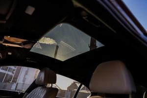 Black BMW 740 2016 in Riga, with an engine capacity of 3.00 L and mileage of 190 thousand km for 35000 €, photo 38 on AUTOMOTO.COM.LV