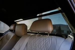 Black BMW 740 2016 in Riga, with an engine capacity of 3.00 L and mileage of 190 thousand km for 35000 €, photo 42 on AUTOMOTO.COM.LV