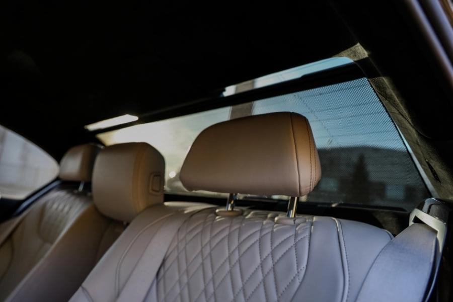 Black BMW 740 2016 in Riga, with an engine capacity of 3.00 L and mileage of 190 thousand km for 35000 €, photo 42 on AUTOMOTO.COM.LV