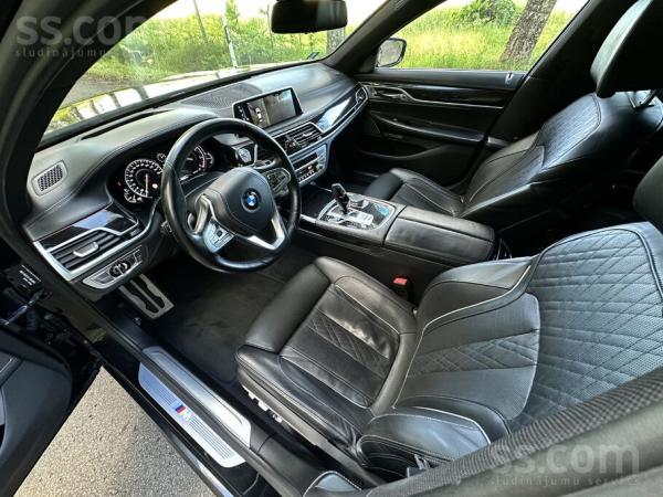 Melns BMW 740 2016 Tukums, ar dzinēja tilpumu 3.00 L un nobraukumu 389 tūkst. km par 19900 €, foto 9 vietnē AUTOMOTO.COM.LV