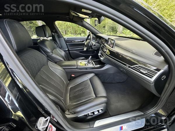 Melns BMW 740 2016 Tukums, ar dzinēja tilpumu 3.00 L un nobraukumu 389 tūkst. km par 19900 €, foto 10 vietnē AUTOMOTO.COM.LV