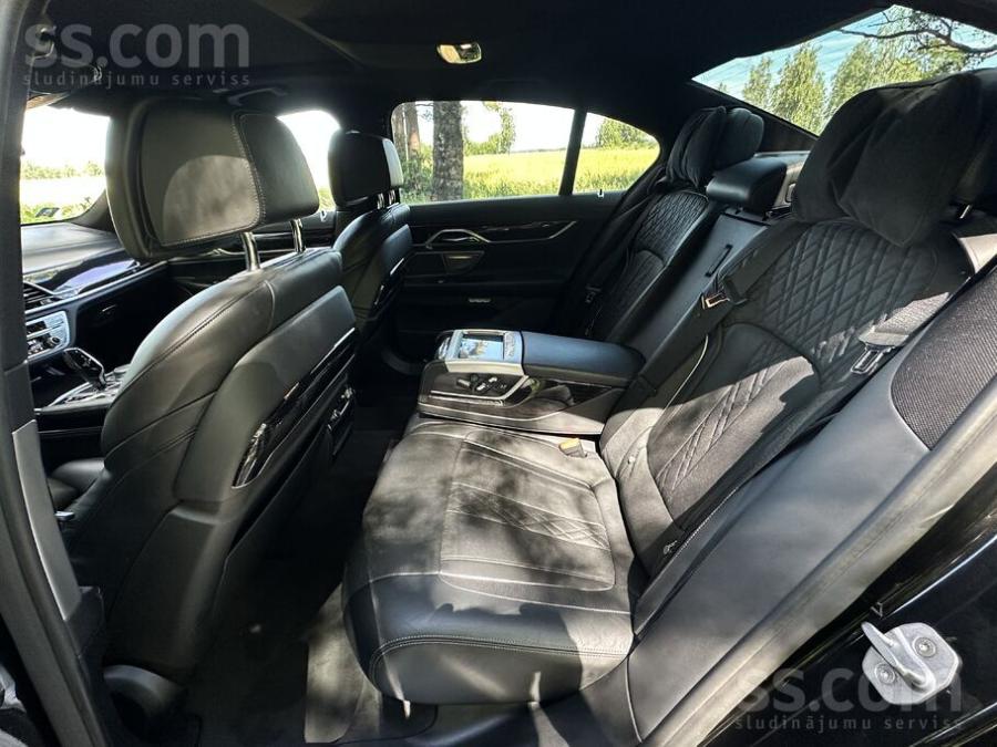 Melns BMW 740 2016 Tukums, ar dzinēja tilpumu 3.00 L un nobraukumu 389 tūkst. km par 19900 €, foto 14 vietnē AUTOMOTO.COM.LV