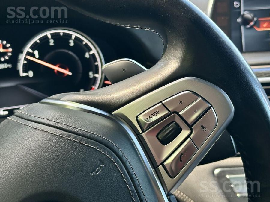 Melns BMW 740 2016 Tukums, ar dzinēja tilpumu 3.00 L un nobraukumu 389 tūkst. km par 19900 €, foto 24 vietnē AUTOMOTO.COM.LV