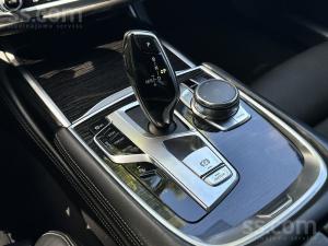 Melns BMW 740 2016 Tukums, ar dzinēja tilpumu 3.00 L un nobraukumu 389 tūkst. km par 19900 €, foto 25 vietnē AUTOMOTO.COM.LV