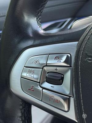 Black BMW 740 2016 in Vilnius, with an engine capacity of 2.99 L and mileage of 176 thousand km for 34000 €, photo 42 on AUTOMOTO.COM.LV