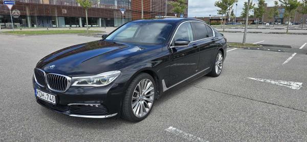 Melns BMW 740 2016 Klaipėda, ar dzinēja tilpumu 2.99 L un nobraukumu 218 tūkst. km par 25500 €, foto 2 vietnē AUTOMOTO.COM.LV