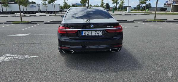 Melns BMW 740 2016 Klaipėda, ar dzinēja tilpumu 2.99 L un nobraukumu 218 tūkst. km par 25500 €, foto 6 vietnē AUTOMOTO.COM.LV