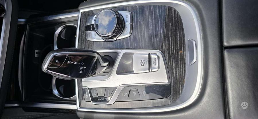 Black BMW 740 2016 in Klaipeda, with an engine capacity of 2.99 L and mileage of 218 thousand km for 25500 €, photo 16 on AUTOMOTO.COM.LV