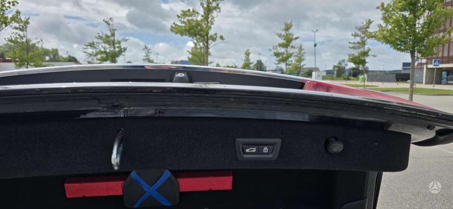 Black BMW 740 2016 in Klaipeda, with an engine capacity of 2.99 L and mileage of 218 thousand km for 25500 €, photo 28 on AUTOMOTO.COM.LV