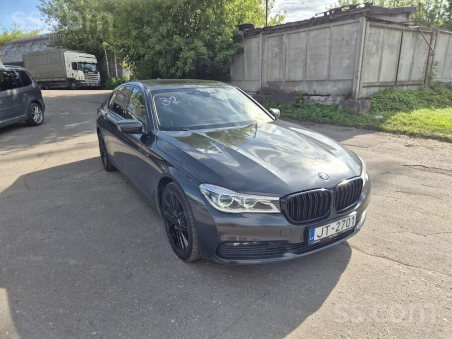 Melns BMW 740 2016 Rīga, ar dzinēja tilpumu 3.00 L un nobraukumu 315 tūkst. km par 20490 €, foto 3 vietnē AUTOMOTO.COM.LV