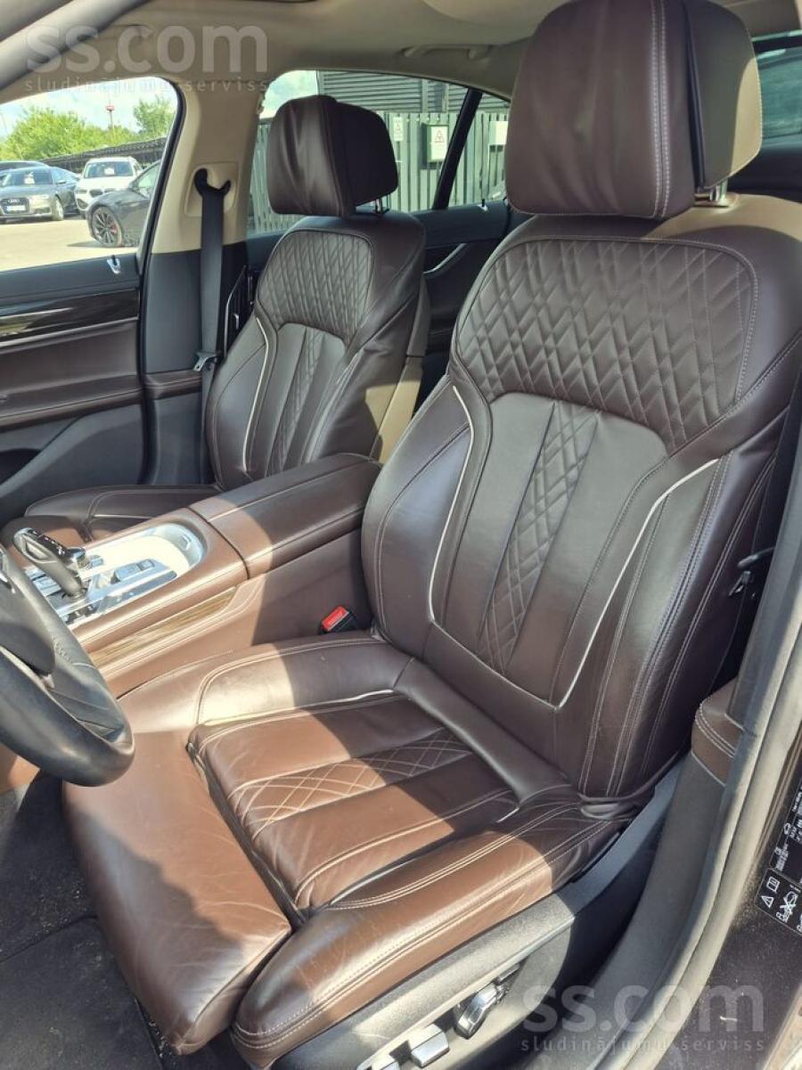 Melns BMW 740 2016 Rīga, ar dzinēja tilpumu 3.00 L un nobraukumu 315 tūkst. km par 20490 €, foto 24 vietnē AUTOMOTO.COM.LV