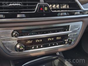 Black BMW 740 2016 in Riga, with an engine capacity of 3.00 L and mileage of 315 thousand km for 20490 €, photo 21 on AUTOMOTO.COM.LV