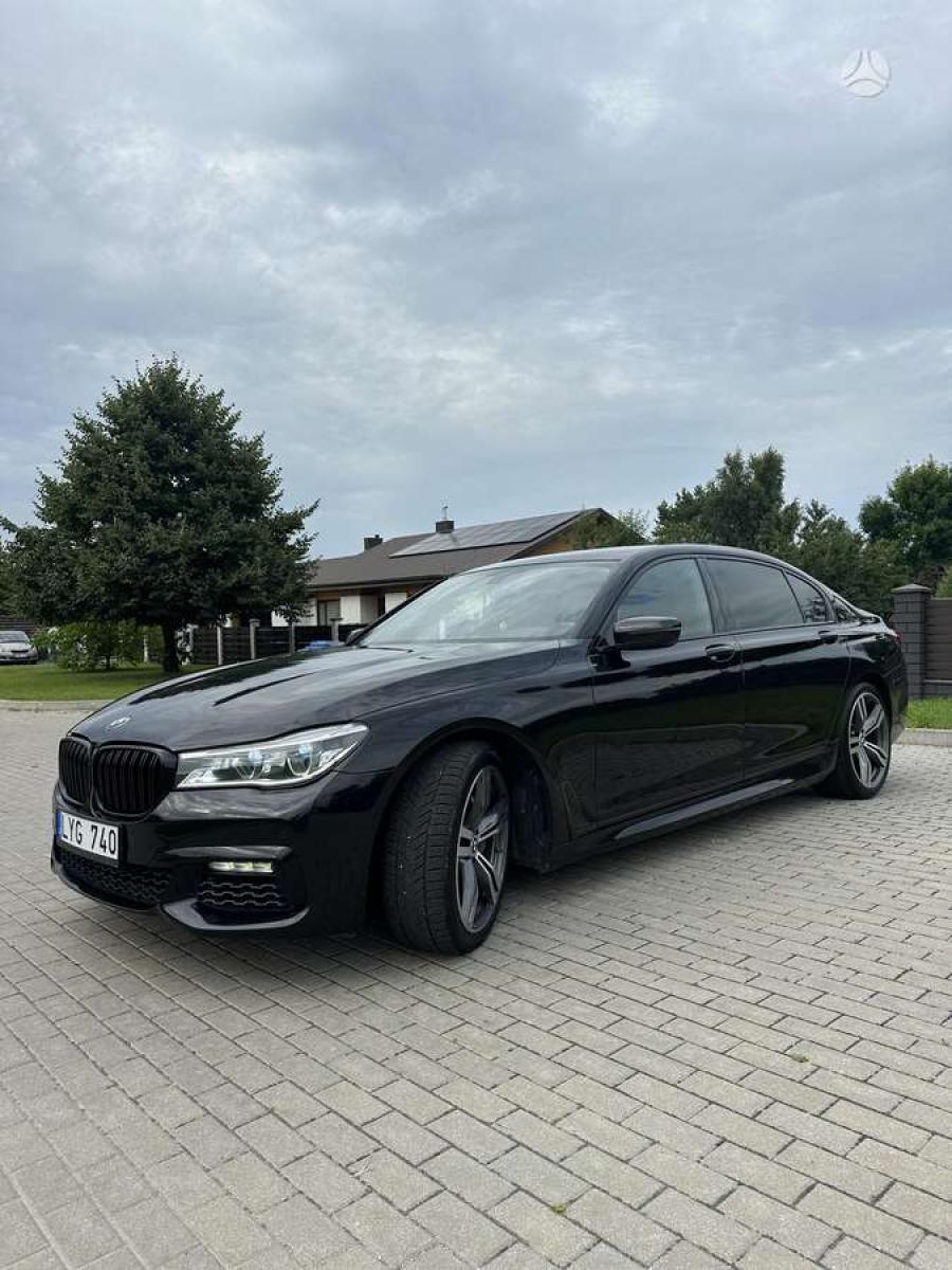 Black BMW 740 2016 in Klaipeda, with an engine capacity of 3.00 L and mileage of 148 thousand km for 20750 €, photo 4 on AUTOMOTO.COM.LV