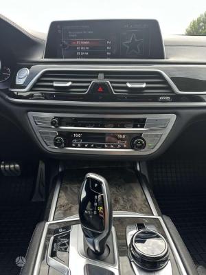 Black BMW 740 2016 in Klaipeda, with an engine capacity of 3.00 L and mileage of 148 thousand km for 20750 €, photo 13 on AUTOMOTO.COM.LV