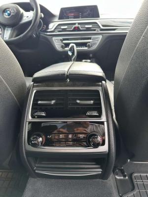 Black BMW 740 2016 in Klaipeda, with an engine capacity of 3.00 L and mileage of 148 thousand km for 20750 €, photo 20 on AUTOMOTO.COM.LV