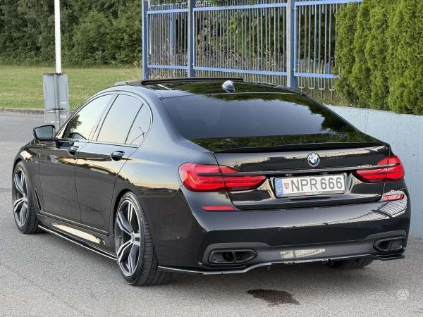 Black BMW 740 2016 in Vilnius, with an engine capacity of 2.99 L and mileage of 179 thousand km for 31000 €, photo 4 on AUTOMOTO.COM.LV