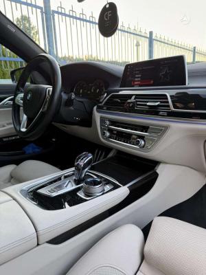 Melns BMW 740 2016 Viļņa, ar dzinēja tilpumu 2.99 L un nobraukumu 179 tūkst. km par 31000 €, foto 19 vietnē AUTOMOTO.COM.LV