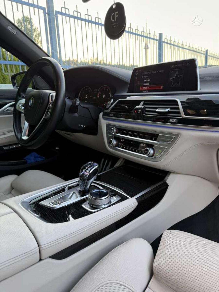 Melns BMW 740 2016 Viļņa, ar dzinēja tilpumu 2.99 L un nobraukumu 179 tūkst. km par 31000 €, foto 19 vietnē AUTOMOTO.COM.LV