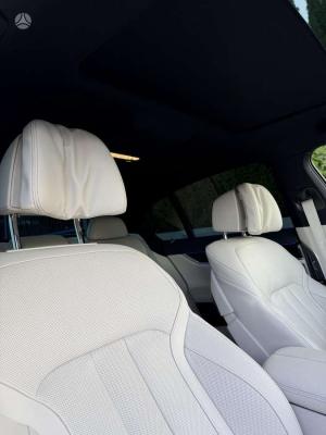 Melns BMW 740 2016 Viļņa, ar dzinēja tilpumu 2.99 L un nobraukumu 179 tūkst. km par 31000 €, foto 20 vietnē AUTOMOTO.COM.LV
