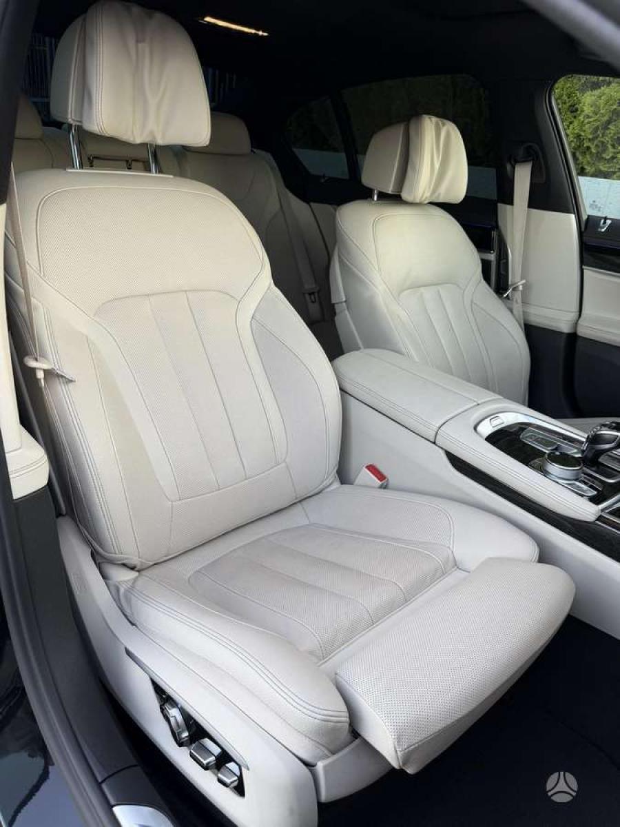 Melns BMW 740 2016 Viļņa, ar dzinēja tilpumu 2.99 L un nobraukumu 179 tūkst. km par 31000 €, foto 21 vietnē AUTOMOTO.COM.LV