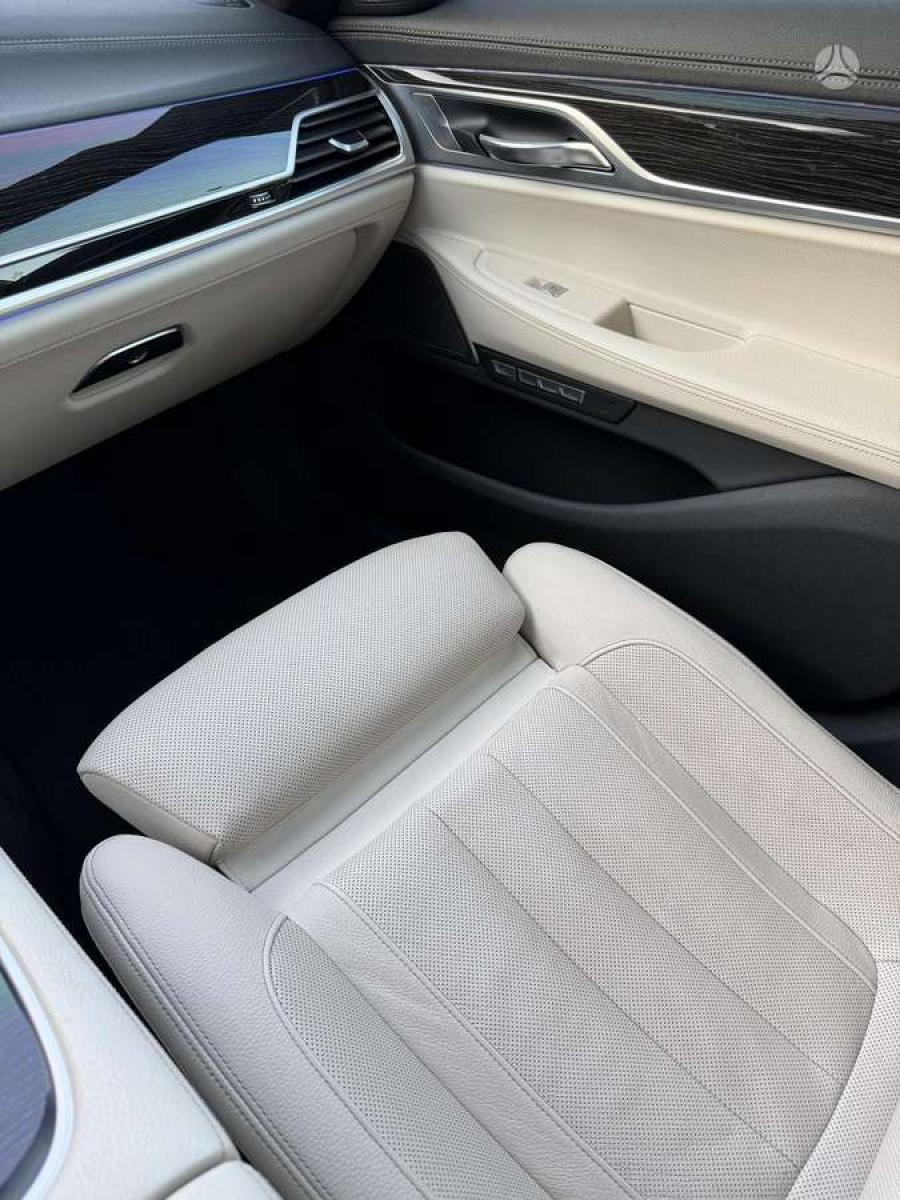 Melns BMW 740 2016 Viļņa, ar dzinēja tilpumu 2.99 L un nobraukumu 179 tūkst. km par 31000 €, foto 34 vietnē AUTOMOTO.COM.LV