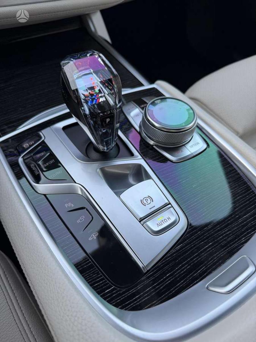 Melns BMW 740 2016 Viļņa, ar dzinēja tilpumu 2.99 L un nobraukumu 179 tūkst. km par 31000 €, foto 35 vietnē AUTOMOTO.COM.LV