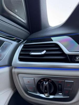 Melns BMW 740 2016 Viļņa, ar dzinēja tilpumu 2.99 L un nobraukumu 179 tūkst. km par 31000 €, foto 40 vietnē AUTOMOTO.COM.LV