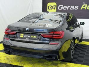 Black BMW 740 2016 in Vilnius, with an engine capacity of 3.00 L and mileage of 80 thousand km for 23300 €, photo 5 on AUTOMOTO.COM.LV
