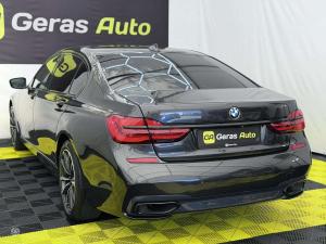 Black BMW 740 2016 in Vilnius, with an engine capacity of 3.00 L and mileage of 80 thousand km for 23300 €, photo 7 on AUTOMOTO.COM.LV