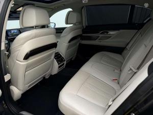Black BMW 740 2016 in Vilnius, with an engine capacity of 3.00 L and mileage of 80 thousand km for 23300 €, photo 12 on AUTOMOTO.COM.LV