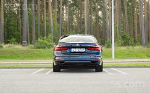 Black BMW 740 2016 in Riga, with an engine capacity of 3.00 L and mileage of 315 thousand km for 20490 €, photo 8 on AUTOMOTO.COM.LV
