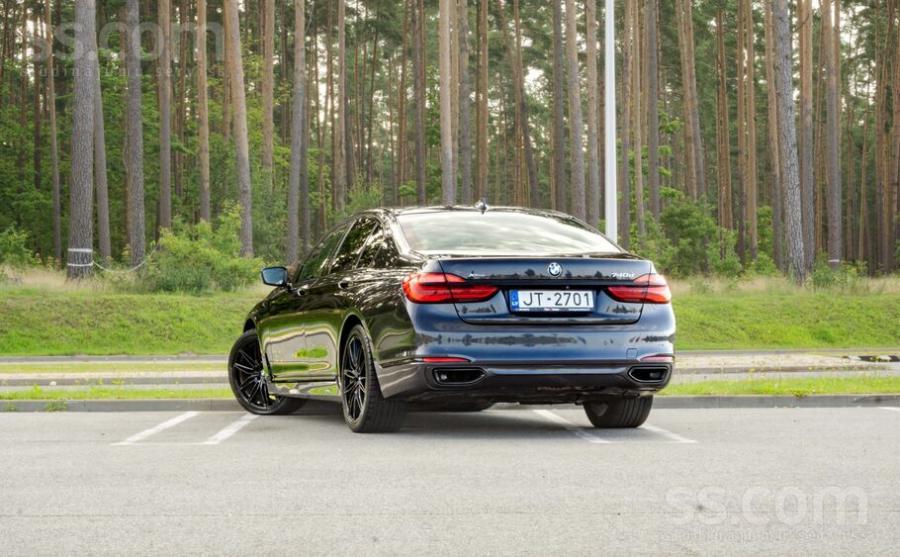 Black BMW 740 2016 in Riga, with an engine capacity of 3.00 L and mileage of 315 thousand km for 20490 €, photo 9 on AUTOMOTO.COM.LV