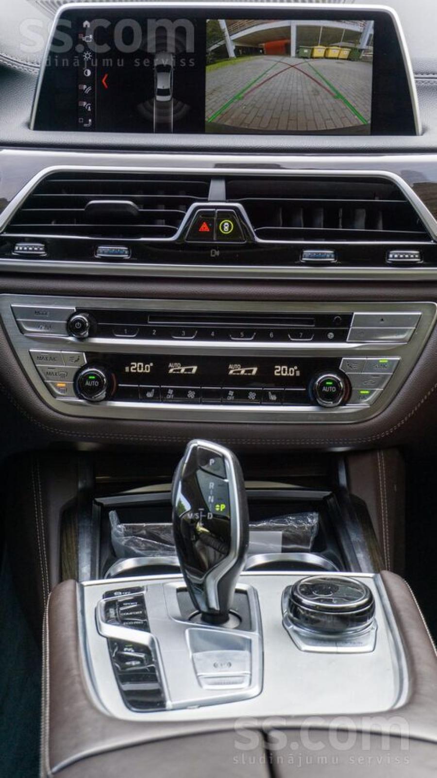 Black BMW 740 2016 in Riga, with an engine capacity of 3.00 L and mileage of 315 thousand km for 20490 €, photo 14 on AUTOMOTO.COM.LV