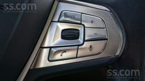 Black BMW 740 2016 in Riga, with an engine capacity of 3.00 L and mileage of 315 thousand km for 20490 €, photo 20 on AUTOMOTO.COM.LV