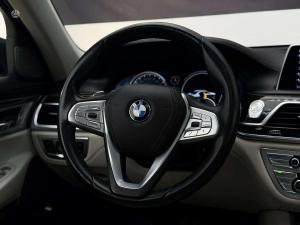 Melns BMW 740 2016 Viļņa, ar dzinēja tilpumu 3.00 L un nobraukumu 80 tūkst. km par 23300 €, foto 20 vietnē AUTOMOTO.COM.LV