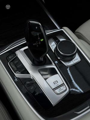 Melns BMW 740 2016 Viļņa, ar dzinēja tilpumu 3.00 L un nobraukumu 80 tūkst. km par 23300 €, foto 28 vietnē AUTOMOTO.COM.LV