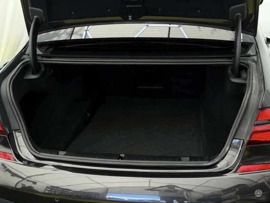 Melns BMW 740 2016 Viļņa, ar dzinēja tilpumu 3.00 L un nobraukumu 80 tūkst. km par 23300 €, foto 13 vietnē AUTOMOTO.COM.LV