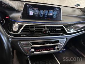 Melns BMW 740 2016 Ogre, ar dzinēja tilpumu 3.00 L un nobraukumu 407 tūkst. km par 21000 €, foto 14 vietnē AUTOMOTO.COM.LV