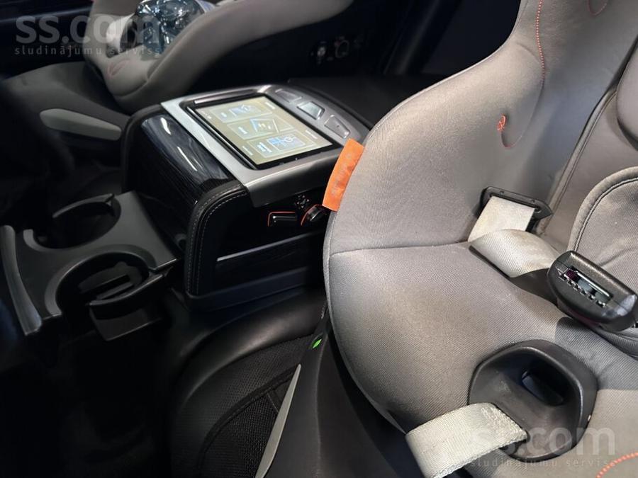 Melns BMW 740 2016 Ogre, ar dzinēja tilpumu 3.00 L un nobraukumu 407 tūkst. km par 21000 €, foto 18 vietnē AUTOMOTO.COM.LV